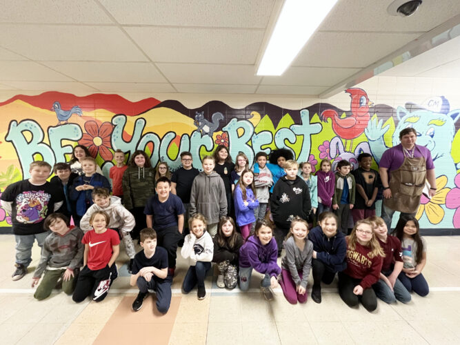 Robb Elementary students create mural Artwork display to last a ...